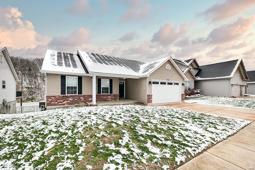 2928 Glaize Creek Dr, Imperial, MO 63052 | Zillow