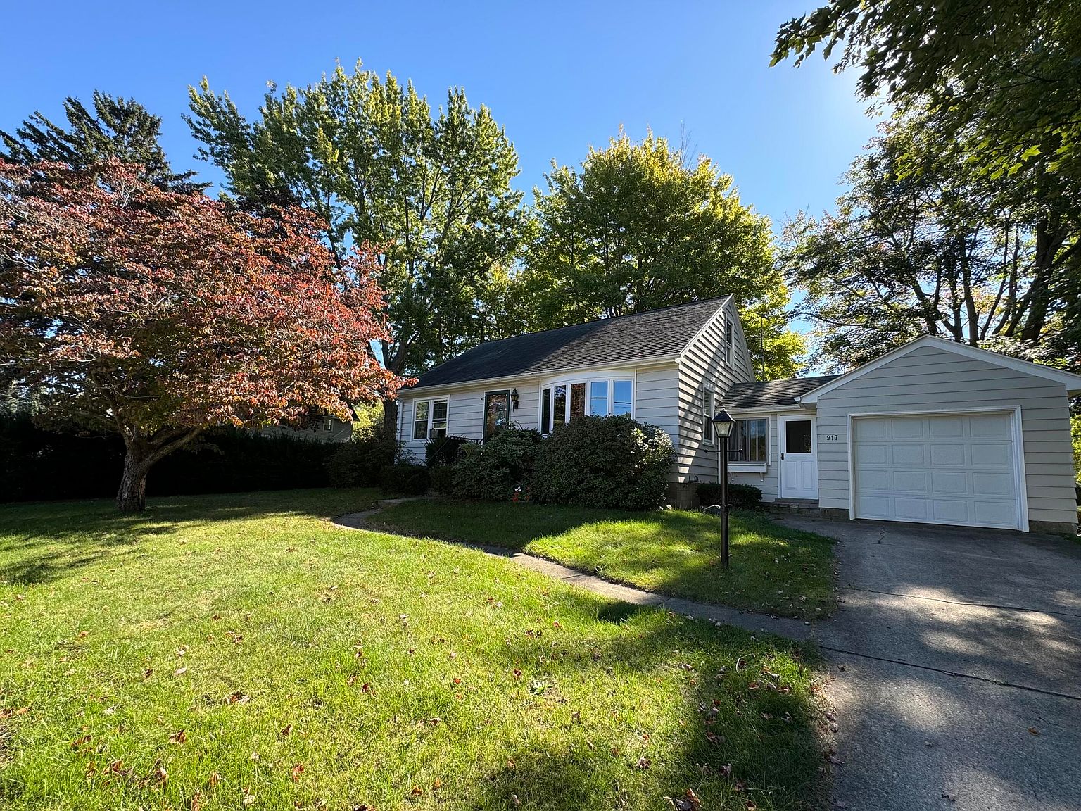 917 W Detroit St, New Buffalo, MI 49117 | MLS #24050270 | Zillow