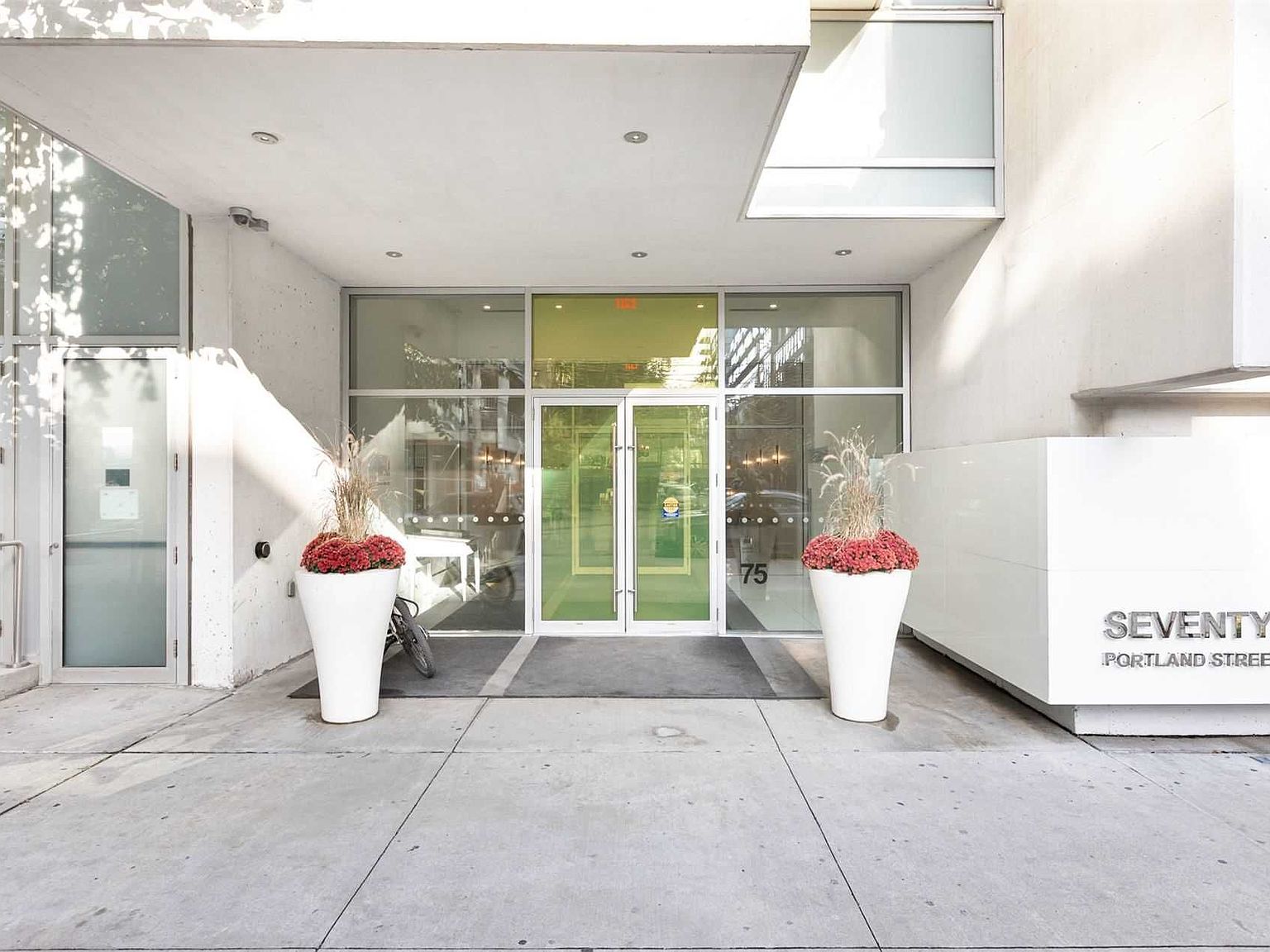 75 Portland St #213, Toronto, ON M5V 2M9 | Zillow