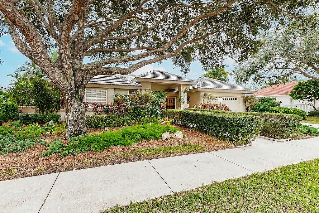 5436 Oak Crest Blvd, Sarasota, FL 34233 | Zillow