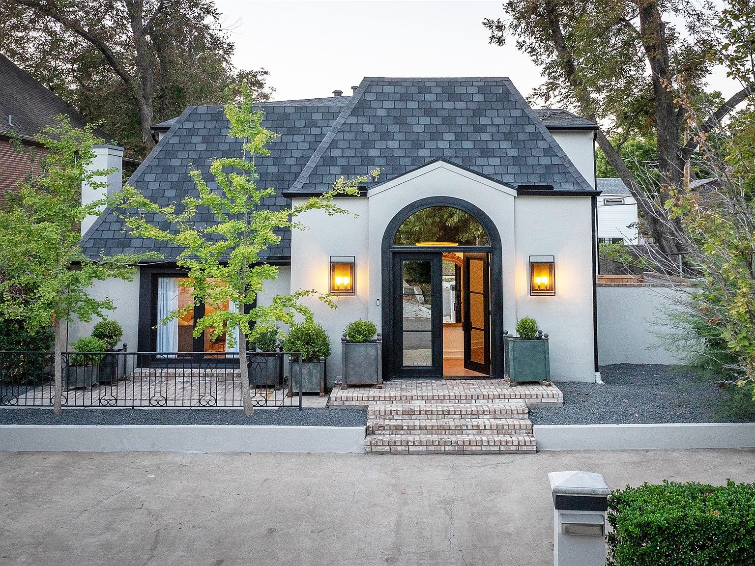 5211 Milam St, Dallas, TX 75206 | Zillow