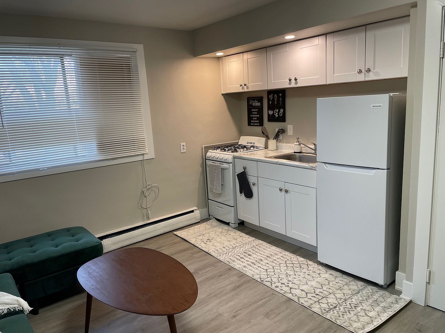 1210 E Seneca Ave #1, Des Moines, IA 50316 | Zillow
