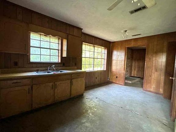 2555 Darracott Rd, West Point, MS 39773 | MLS #24-1989 | Zillow