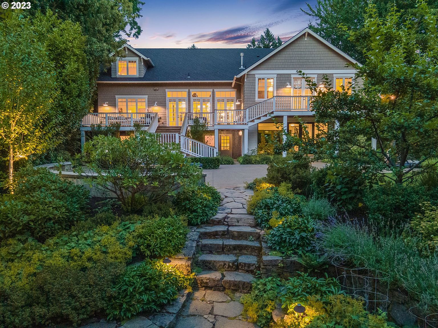 3375 SW Ridgewood Ave, Portland, OR 97225 | MLS #23612562 | Zillow