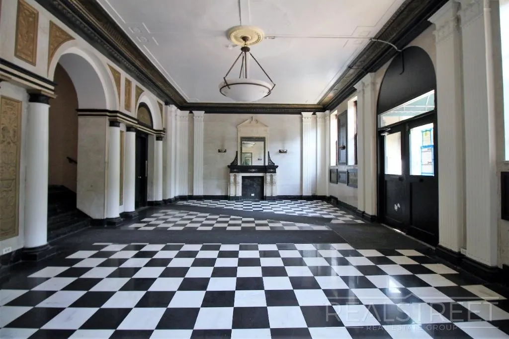 85 Eastern Parkway #2K in Prospect Heights, Brooklyn | StreetEasy