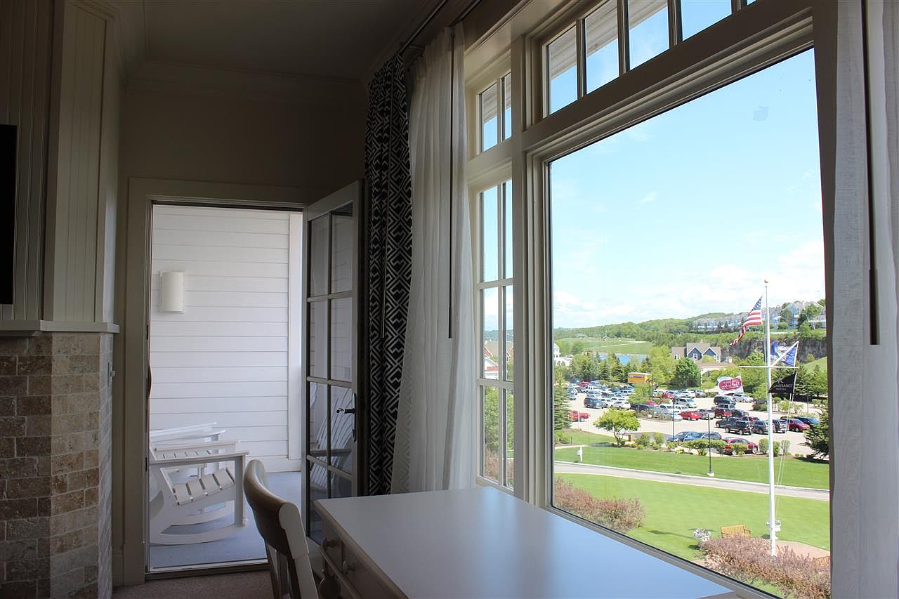 3600 Village Harbor Dr #69, Petoskey, MI 49770 | Zillow