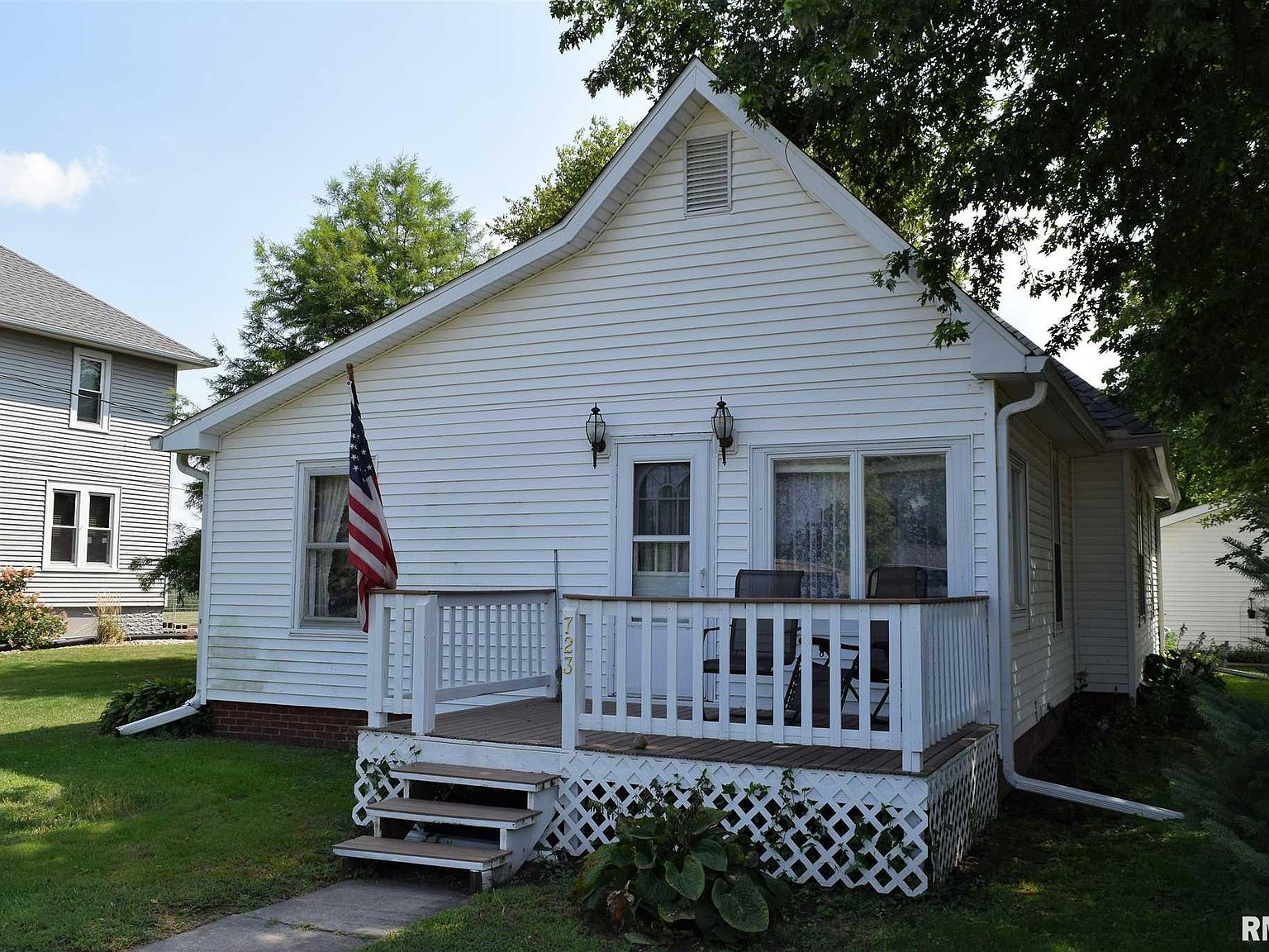723 Church St, Cameron, IL 61423 | Zillow