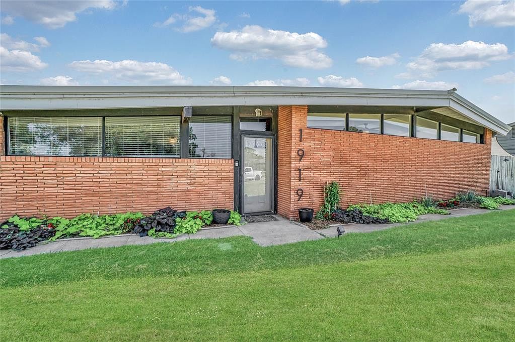 1919 Sumner Dr, Altus, OK 73521 | MLS #1186686 | Zillow