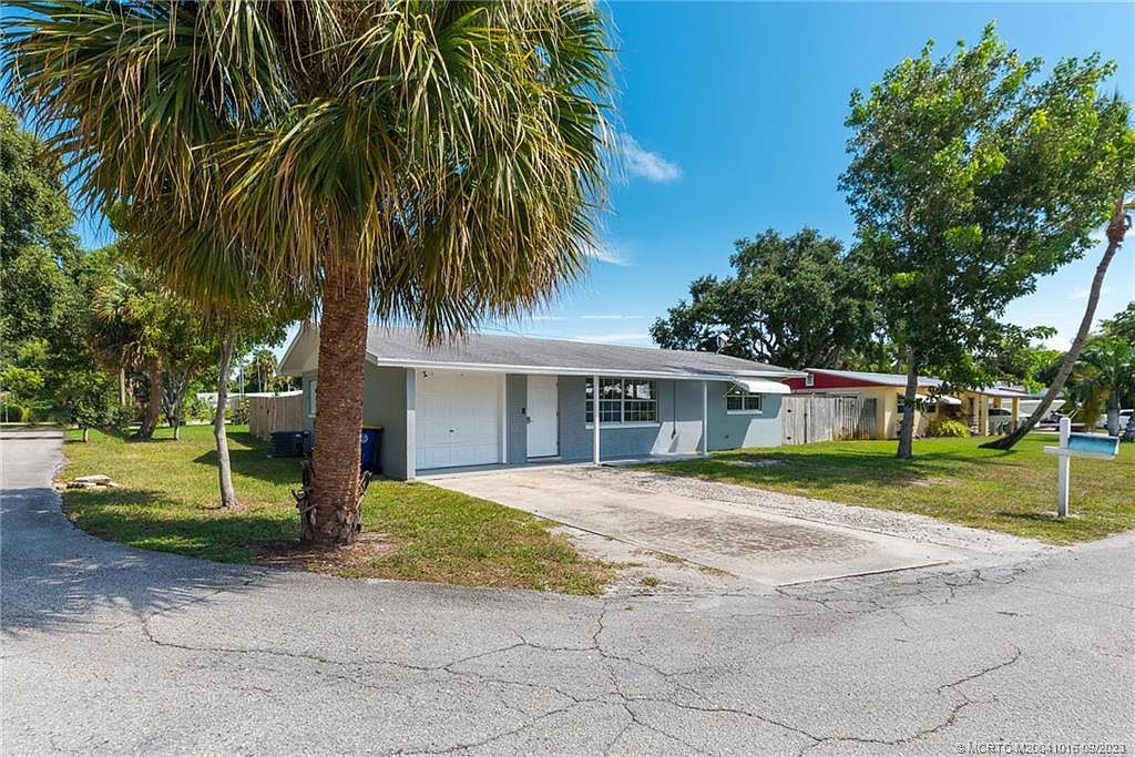 2215 NE Clarissa St, Jensen Beach, FL 34957 | Zillow