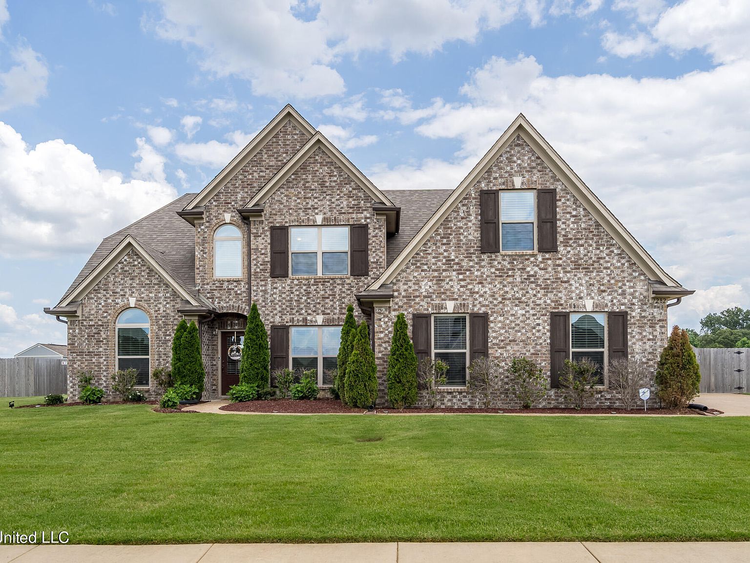 7282 Jefferson Heights Dr, Olive Branch, MS 38654 | Zillow
