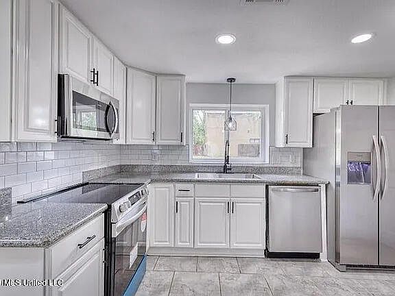 205 Watts St, Bay Saint Louis, MS 39520 | MLS #4105591 | Zillow