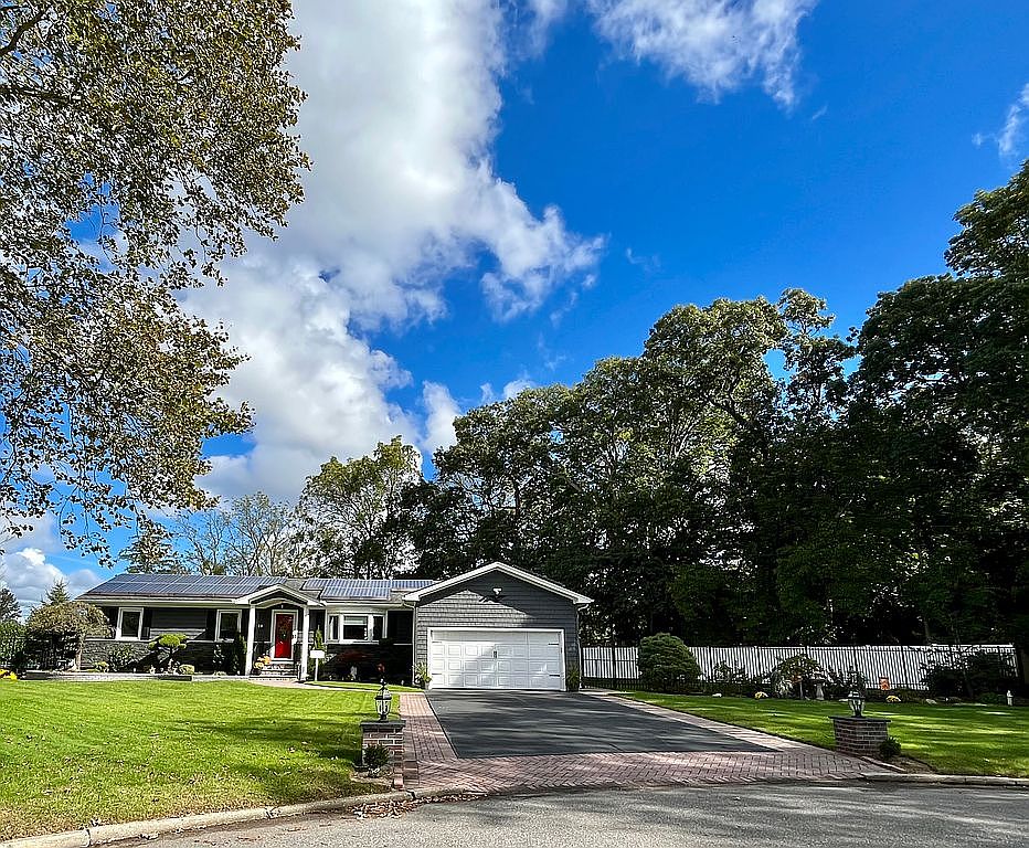 10 Denise Dr, North Babylon, NY 11703 | Zillow