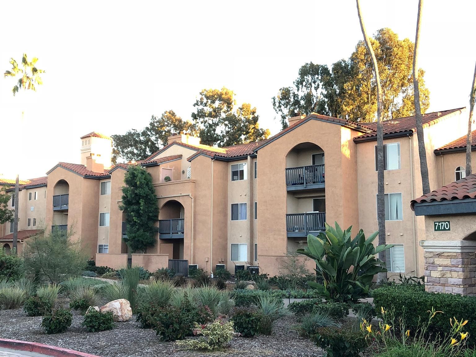 7160 Shoreline Dr #220, San Diego, CA 92122 | Zillow