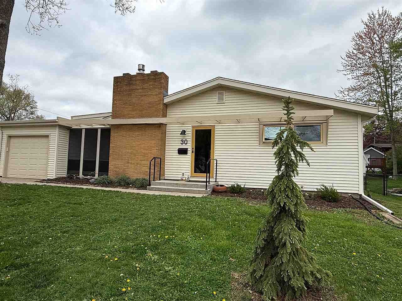 30 Montrose Ave, Iowa City, IA 52245 | Zillow