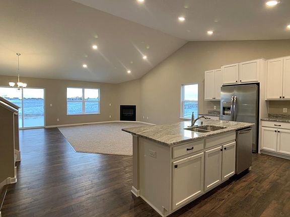 1942 Meridian Curv, Carver, MN 55315 | Zillow