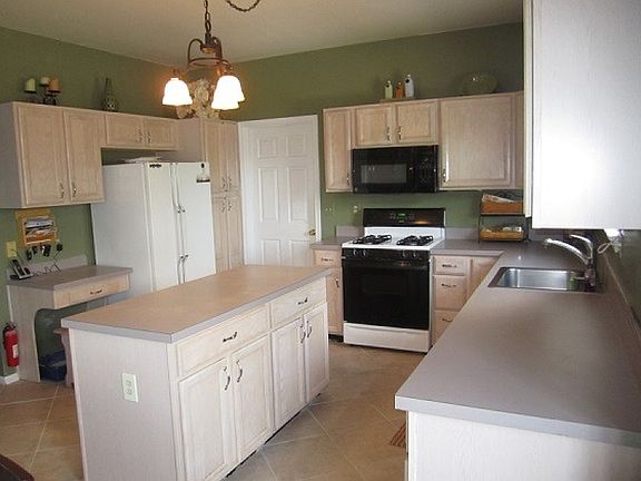 7 Staudt Ct, Somerset, NJ 08873 | Zillow