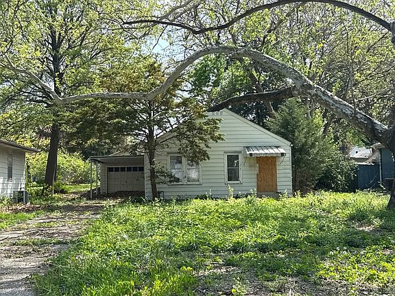 1330 N Ledlie Ave, Springfield, IL 62702 | Zillow