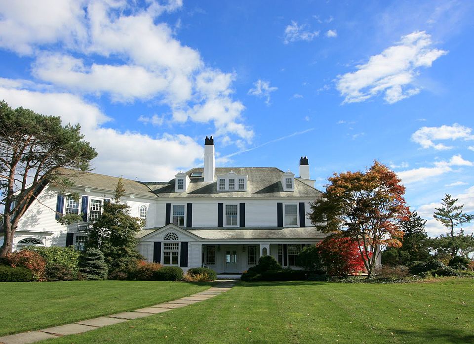 19 Smiths Point Rd, Manchester, MA 01944 | Zillow