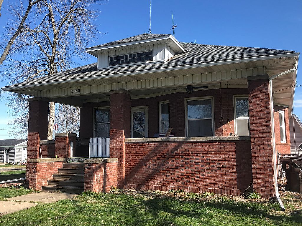 590 Main St, Fairview, IL 61432 | Zillow