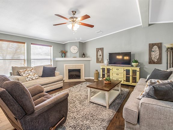 212 E Mesquite St, Coleman, TX 76834 | MLS #20859337 | Zillow