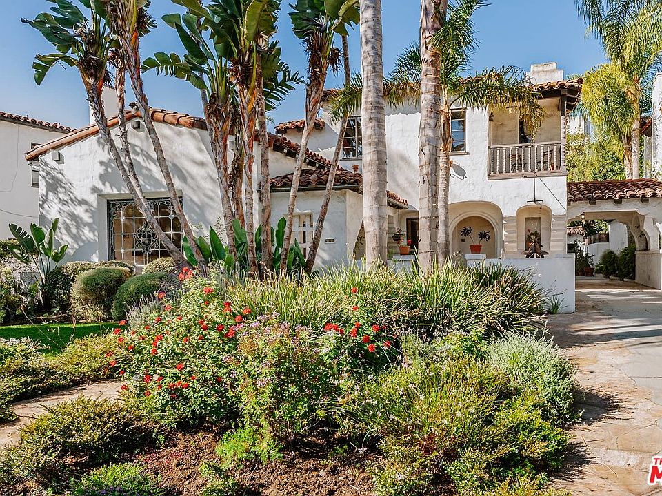 10749 Weyburn Ave, Los Angeles, CA 90024 | Zillow