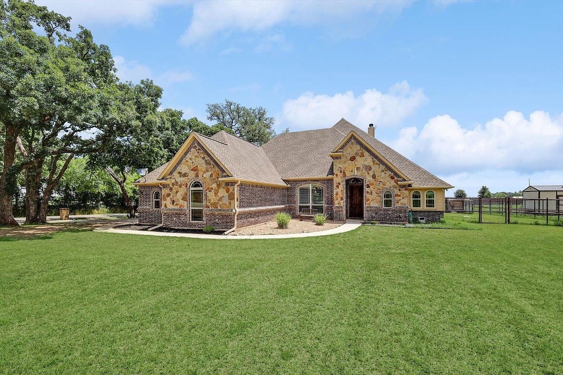 3200 Knob Rd, Springtown, TX 76082 | Zillow