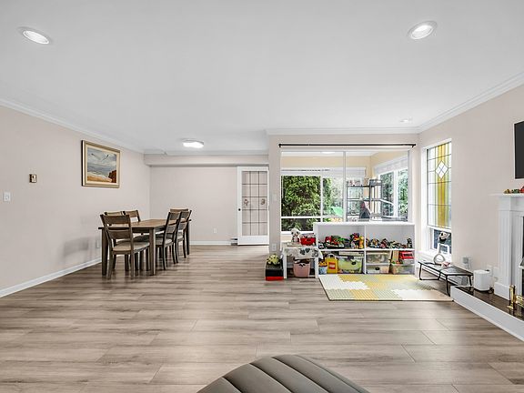 1552 Everall St #3, White Rock, BC V4B 3S8 | MLS #R2976644 | Zillow