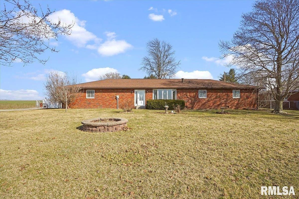 514 N Constant St, Dawson, IL 62520 | MLS #CA1030326 | Zillow