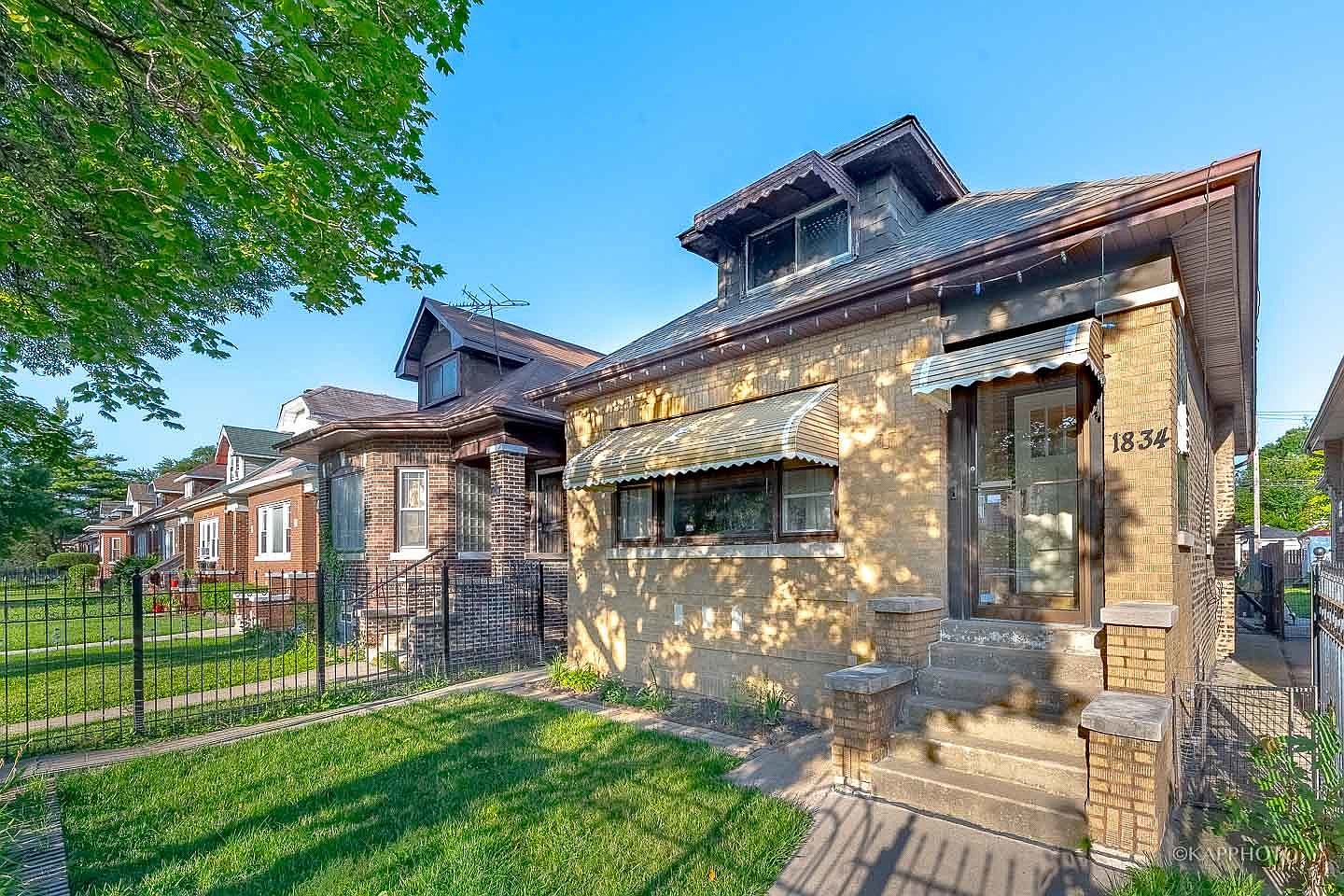 1834 N Austin Ave, Chicago, IL 60639 | Zillow