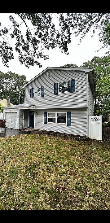 7 Hounslow Rd #11967, Shirley, NY 11967 | Zillow