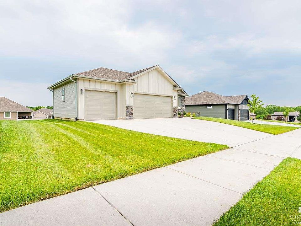 2002 Henry Dr, Wamego, KS 66547 | MLS #20222233 | Zillow