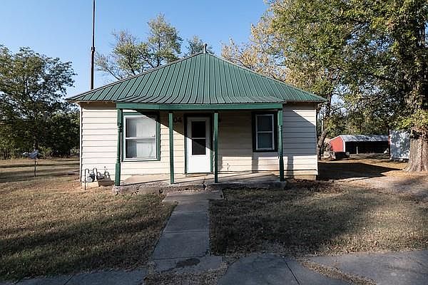 204 W Main St, Tyro, KS 67364 | Zillow