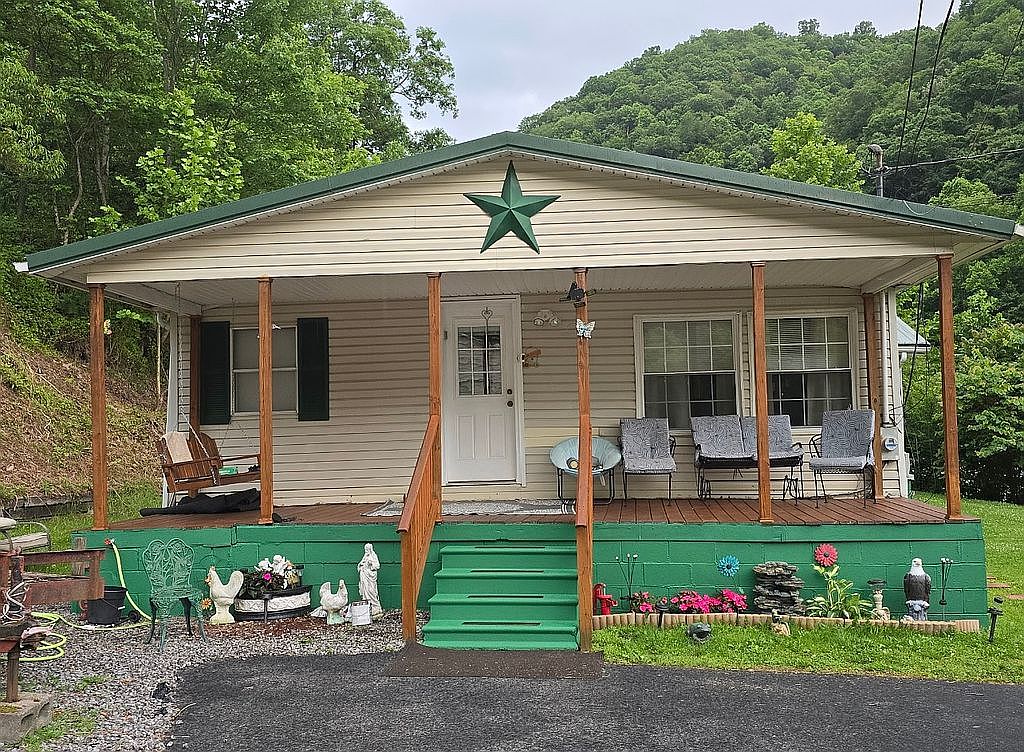 52 Princess Ln, Davy, WV 24828 | Zillow