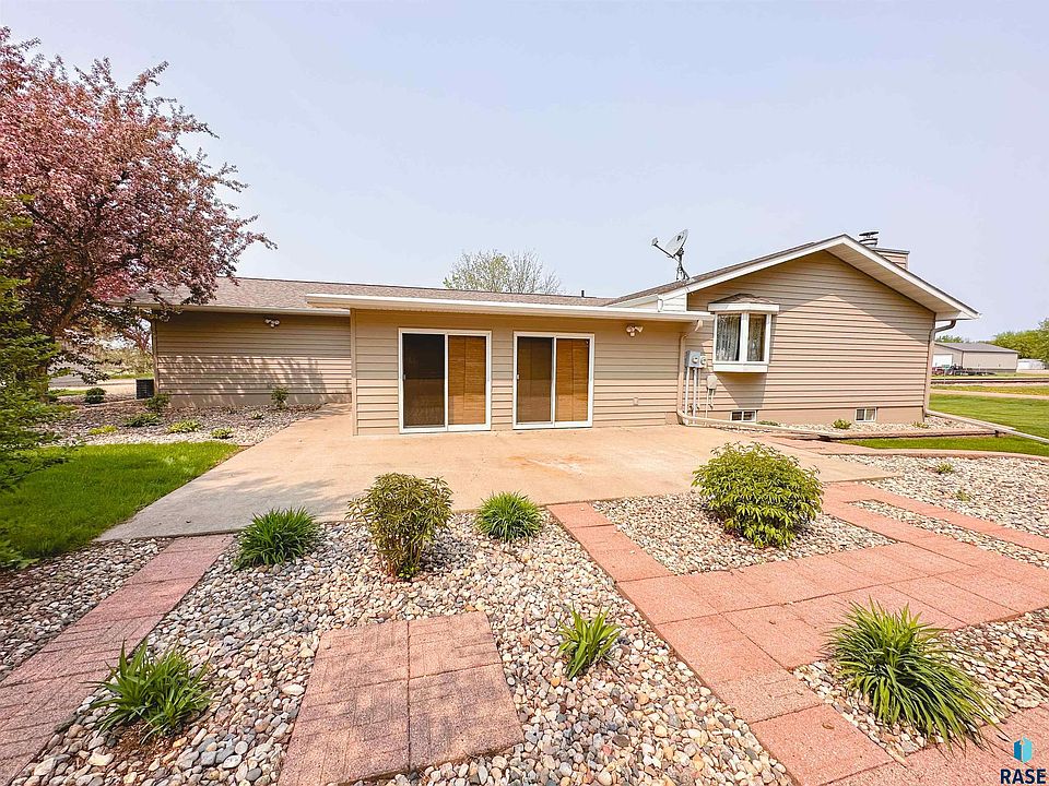 502 5th St SE, Chester, SD 57016 | MLS #22303072 | Zillow