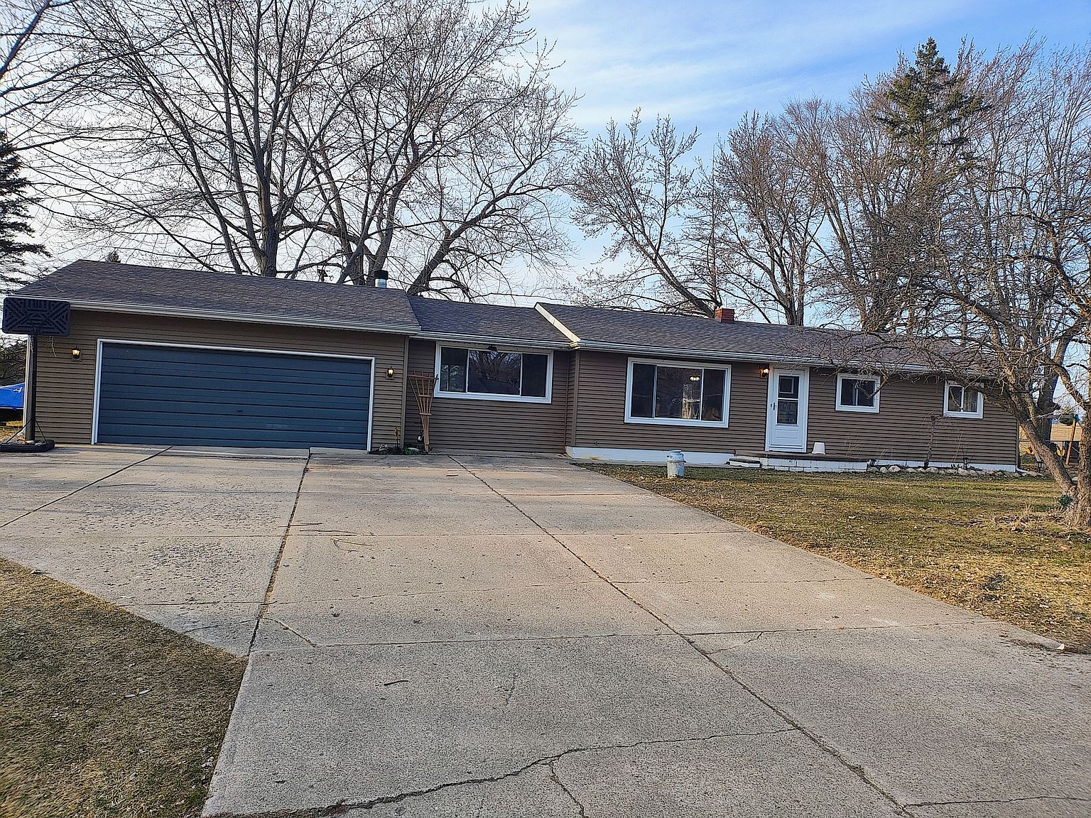 4261 Strathcona, Highland, MI 48357 | Zillow