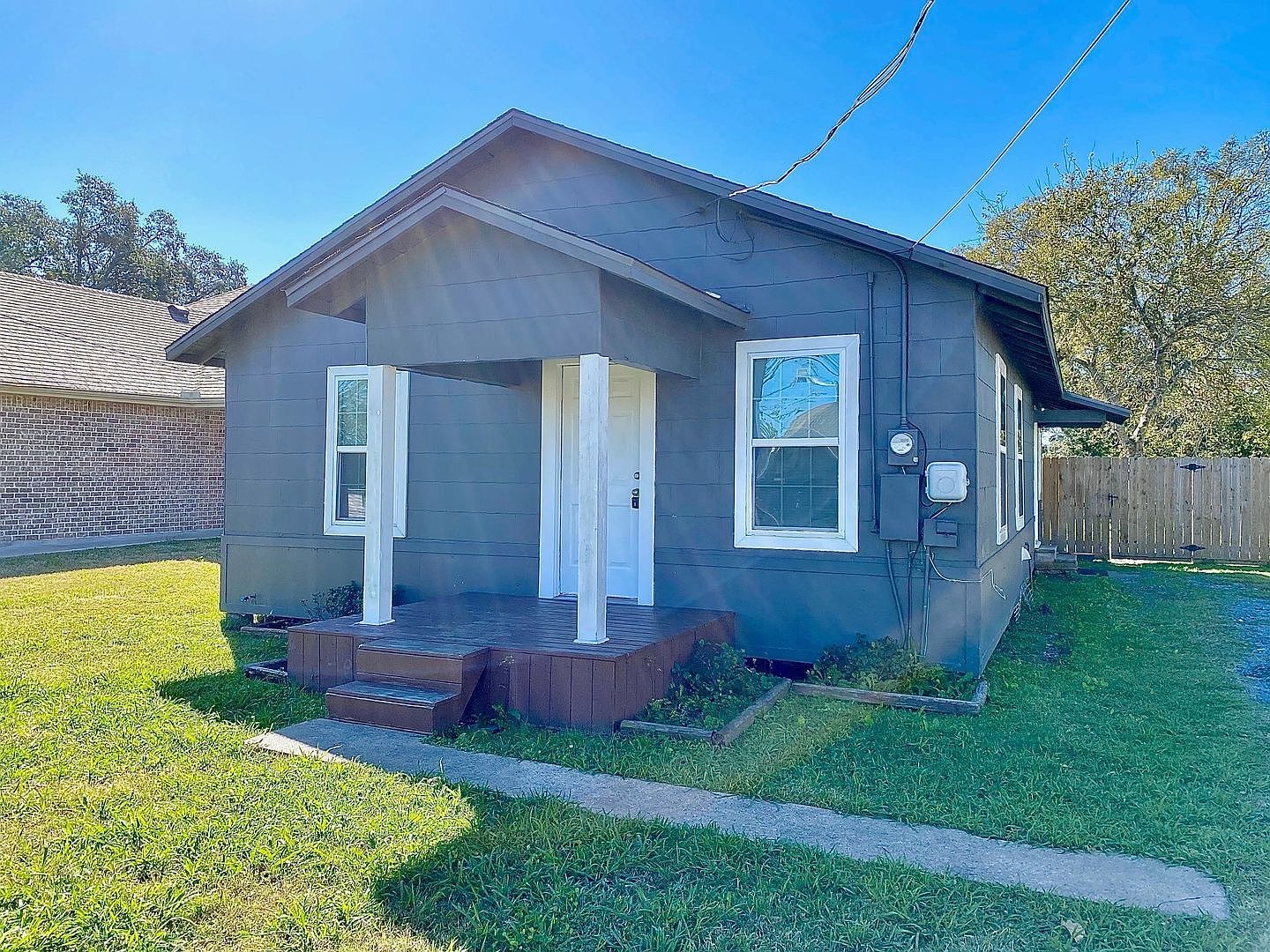 407 N 2 1/2 St, Nederland, TX 77627 | Zillow