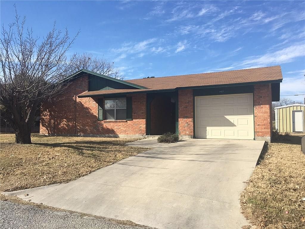 1407 Marie St, Comanche, TX 76442 | Zillow