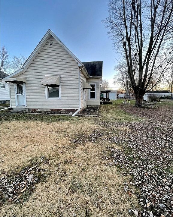 312 Parrish St, Paris, IL 61944 | MLS #6230510 | Zillow