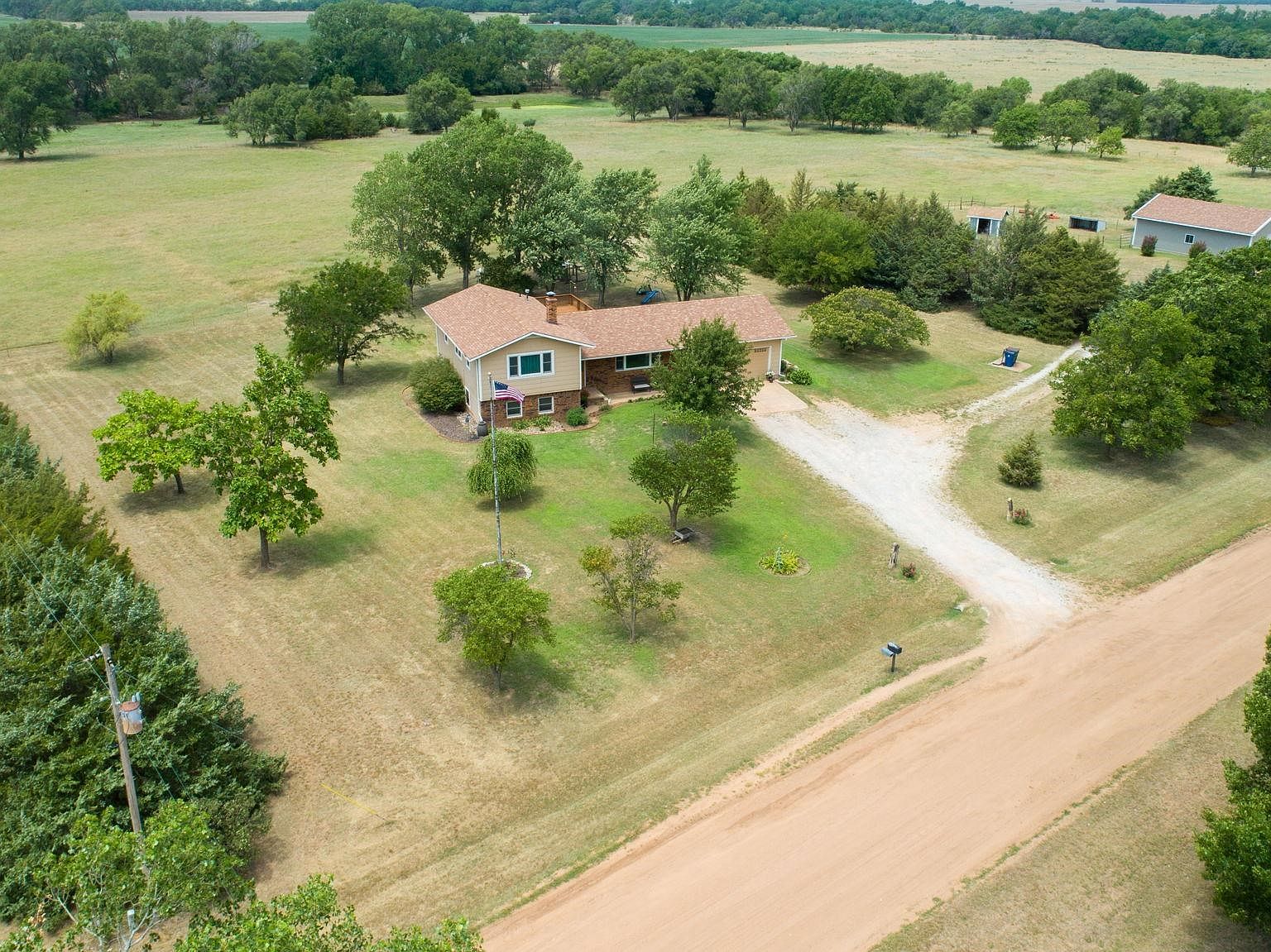2399 NE 168th Ave, Cheney, KS 67025 | Zillow