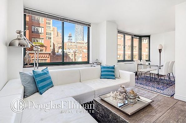 275 Greenwich St APT 8M, New York, NY 10007 | Zillow