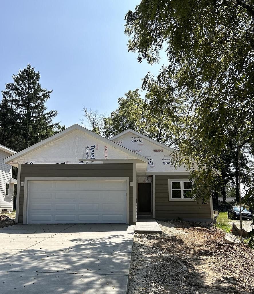 823 High STREET, Oconomowoc, WI 53066 | MLS #1889651 | Zillow