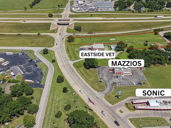 220 E Center St S, Collinsville, OK 74021 | MLS #2419612 | Zillow