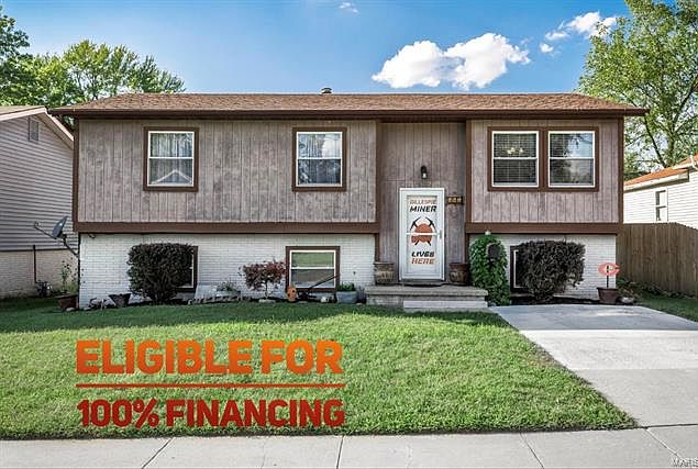 307 E Oak St, Gillespie, IL 62033 | Zillow