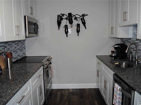 225 Blackpool Ct #55, Ridge, NY 11961 | Zillow