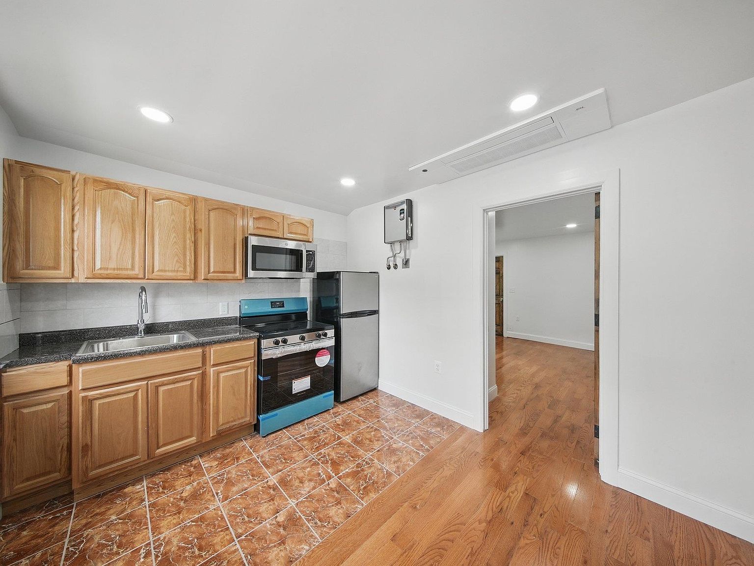 14 Yankee Pl APT 1, Ellenville, NY 12428 | Zillow