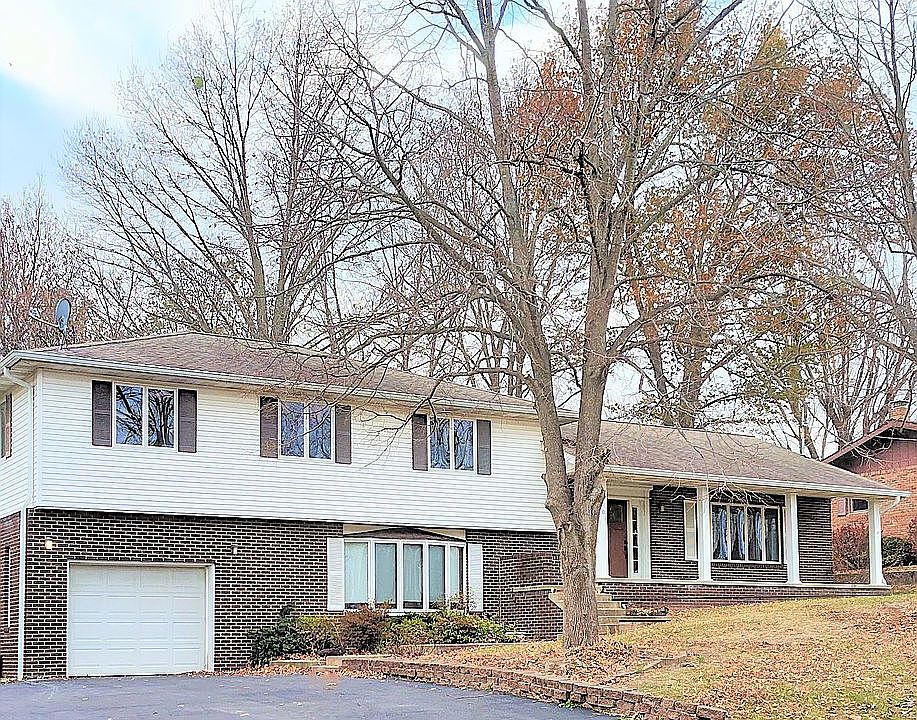 301 N Hutton Dr, Newton, IL 62448 | Zillow