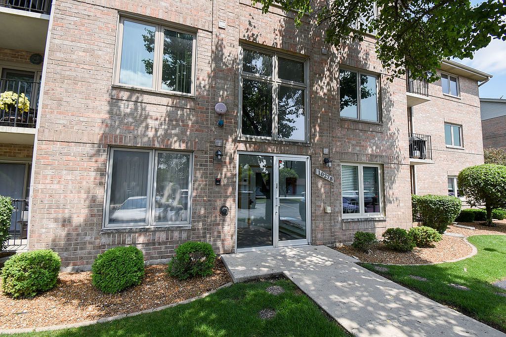 10278 Southwest Hwy APT 1D, Chicago Ridge, IL 60415 | Zillow