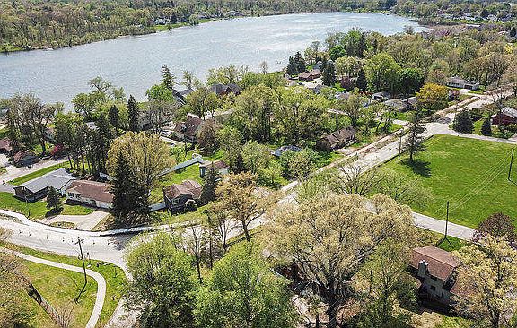 2640 Loon Lake Rd, Wixom, MI 48393 | Zillow