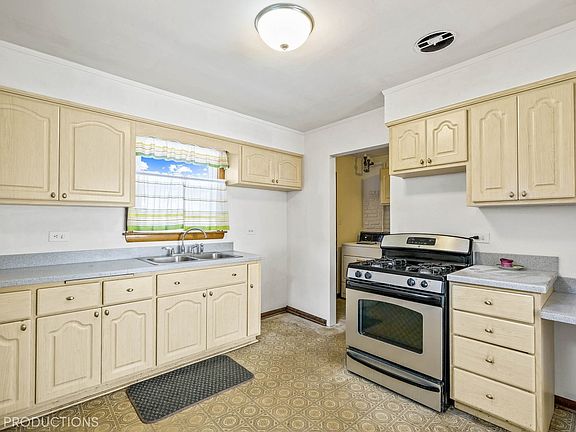 11404 S Nashville Ave, Worth, IL 60482 | Zillow