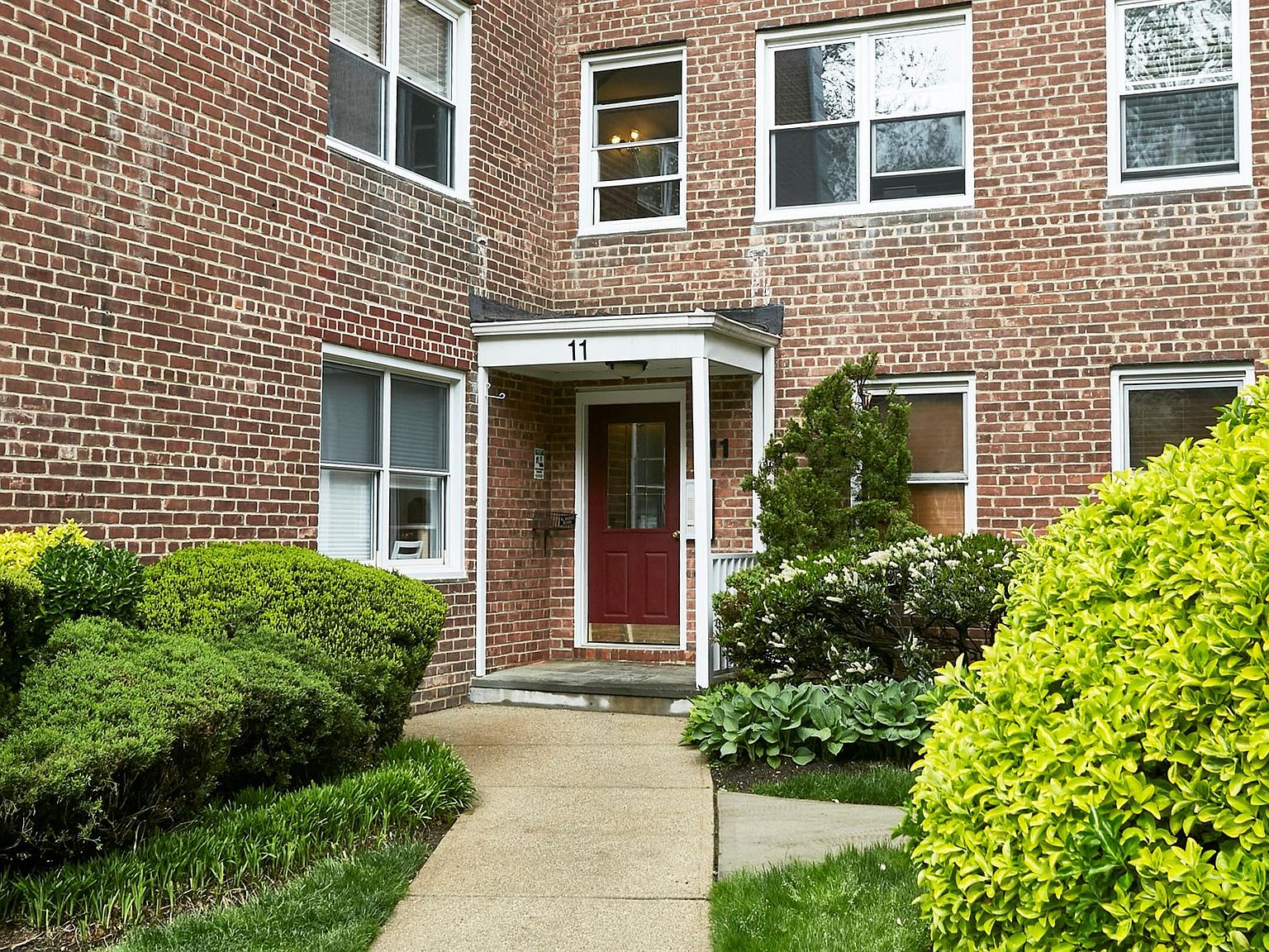 11 Edwards Street #1D, Roslyn Heights, NY 11577 | Zillow